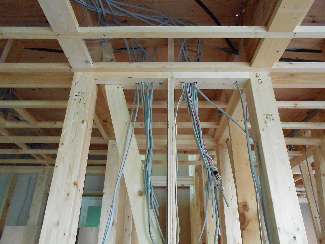 新築住宅の電気配線工事 | スタッフブログ | 滋賀県近江八幡市の注文住宅は工務店の株式会社アンソホーム（ANSO HOME）